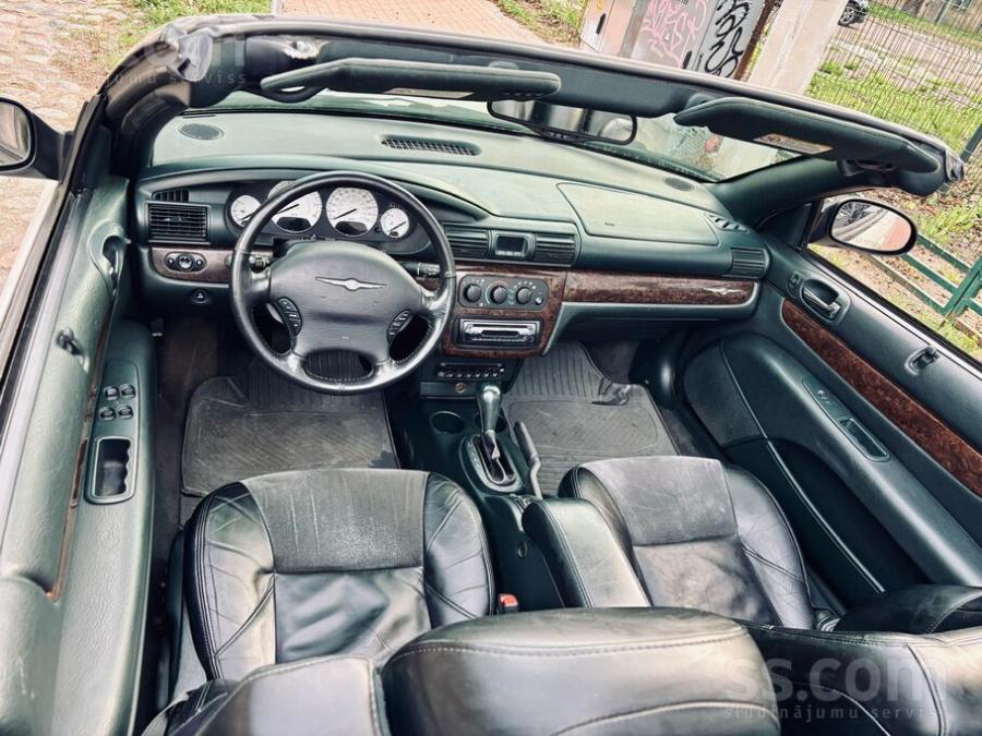 White Chrysler Sebring 2004 in Riga, with an engine capacity of 2.70 L and mileage of 74 thousand km for 3355 €, photo 5 on AUTOMOTO.COM.LV