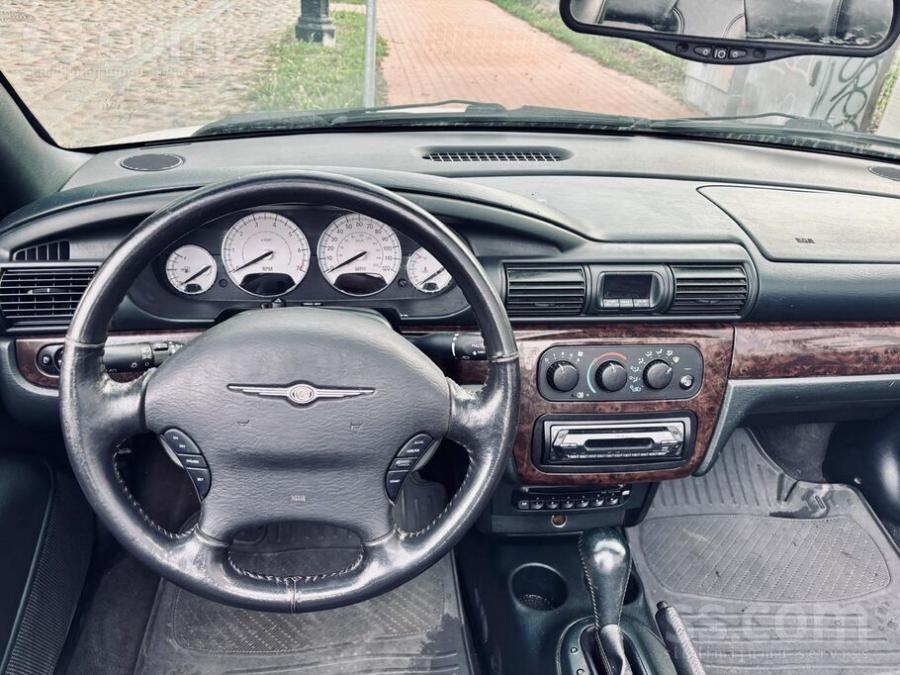 White Chrysler Sebring 2004 in Riga, with an engine capacity of 2.70 L and mileage of 74 thousand km for 3355 €, photo 6 on AUTOMOTO.COM.LV