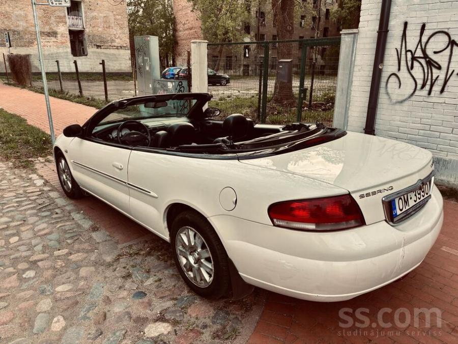 White Chrysler Sebring 2004 in Riga, with an engine capacity of 2.70 L and mileage of 74 thousand km for 3355 €, photo 13 on AUTOMOTO.COM.LV
