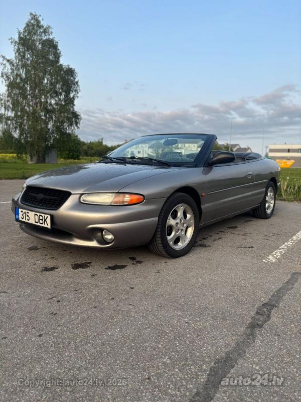 Pelēks Chrysler Stratus 1999 Tallina, ar dzinēja tilpumu 2.50 L un nobraukumu 0 tūkst. km par 3200 €, foto 2 vietnē AUTOMOTO.COM.LV