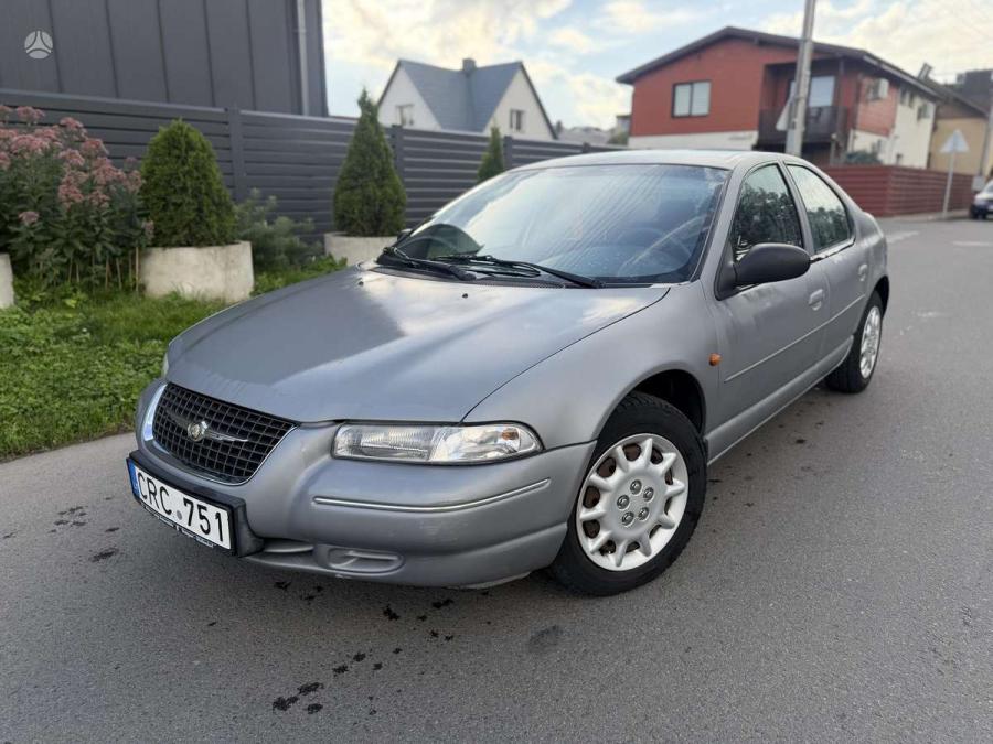 Pelēks Chrysler Stratus 2000 Kauņa, ar dzinēja tilpumu 2.00 L un nobraukumu 124 tūkst. km par 2500 €, foto 1 vietnē AUTOMOTO.COM.LV