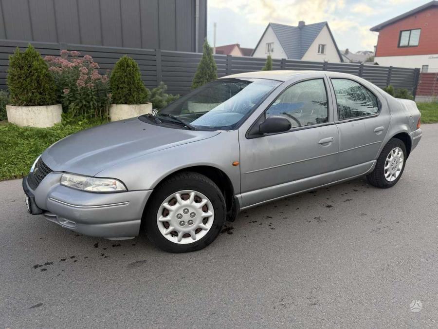 Pelēks Chrysler Stratus 2000 Kauņa, ar dzinēja tilpumu 2.00 L un nobraukumu 124 tūkst. km par 2500 €, foto 3 vietnē AUTOMOTO.COM.LV