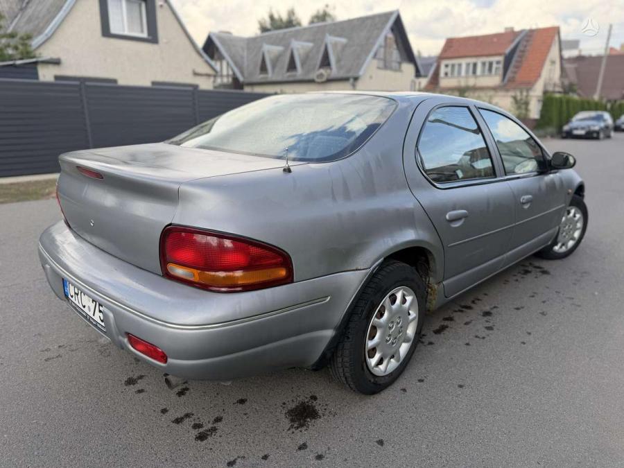 Pelēks Chrysler Stratus 2000 Kauņa, ar dzinēja tilpumu 2.00 L un nobraukumu 124 tūkst. km par 2500 €, foto 8 vietnē AUTOMOTO.COM.LV