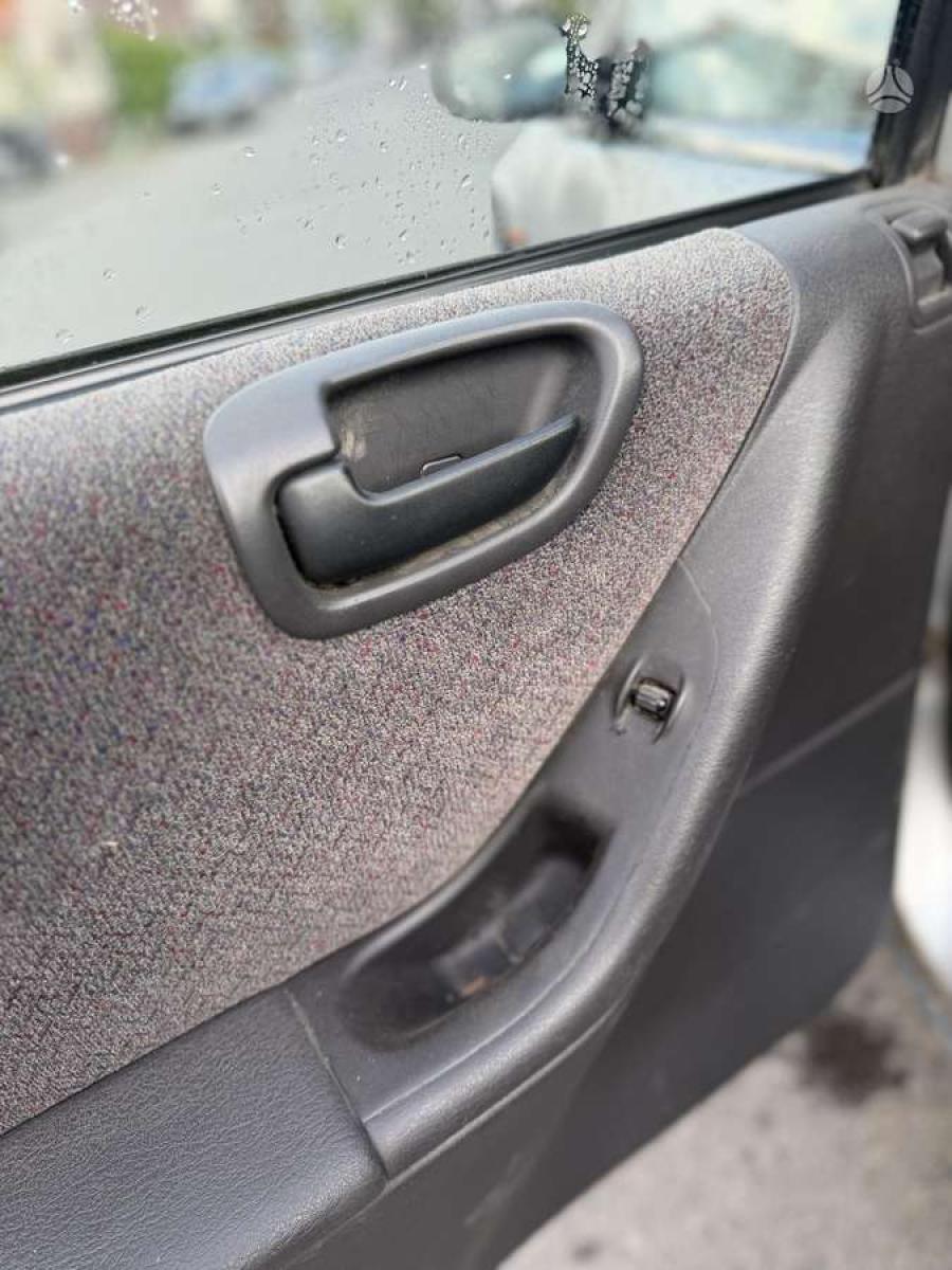 Pelēks Chrysler Stratus 2000 Kauņa, ar dzinēja tilpumu 2.00 L un nobraukumu 124 tūkst. km par 2500 €, foto 20 vietnē AUTOMOTO.COM.LV