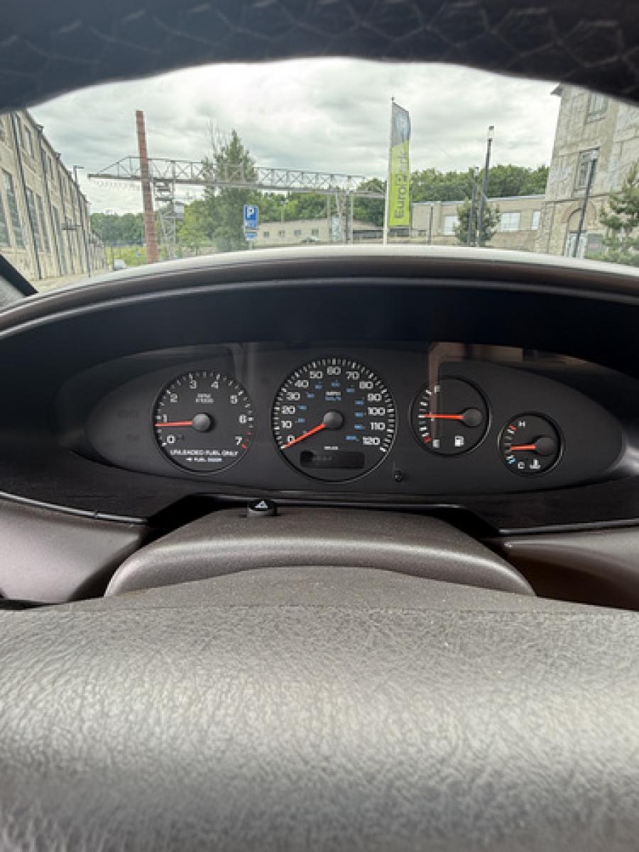 Oranžs Chrysler Stratus 1996 Tallina, ar dzinēja tilpumu 2.50 L un nobraukumu 178 tūkst. km par 1500 €, foto 10 vietnē AUTOMOTO.COM.LV