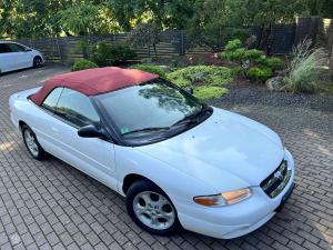 White Chrysler Stratus 1997 in Kaunas, with an engine capacity of 2.50 L and mileage of 150 thousand km for 3700 €, photo 3 on AUTOMOTO.COM.LV