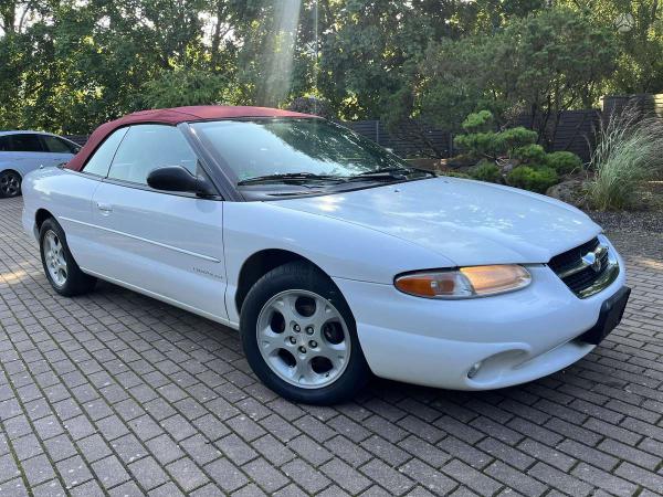 White Chrysler Stratus 1997 in Kaunas, with an engine capacity of 2.50 L and mileage of 150 thousand km for 3700 €, photo 3 on AUTOMOTO.COM.LV