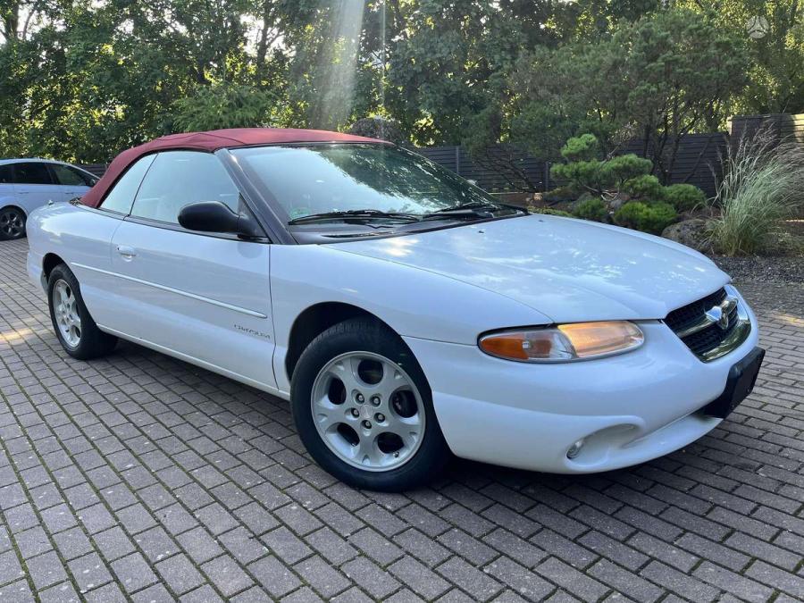 White Chrysler Stratus 1997 in Kaunas, with an engine capacity of 2.50 L and mileage of 150 thousand km for 3700 €, photo 4 on AUTOMOTO.COM.LV