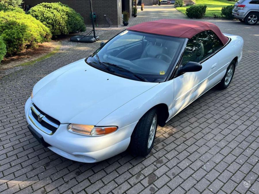 White Chrysler Stratus 1997 in Kaunas, with an engine capacity of 2.50 L and mileage of 150 thousand km for 3700 €, photo 9 on AUTOMOTO.COM.LV