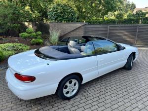 White Chrysler Stratus 1997 in Kaunas, with an engine capacity of 2.50 L and mileage of 150 thousand km for 3700 €, photo 11 on AUTOMOTO.COM.LV