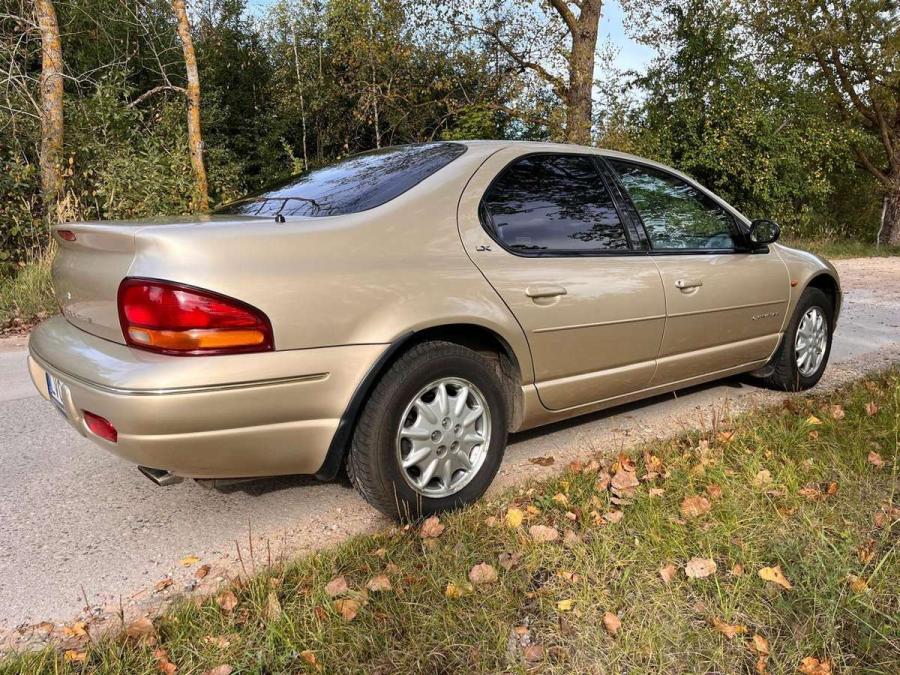 Dzeltens Chrysler Stratus 1998 Visaginas, ar dzinēja tilpumu 2.40 L un nobraukumu 74 tūkst. km par 4800 €, foto 4 vietnē AUTOMOTO.COM.LV