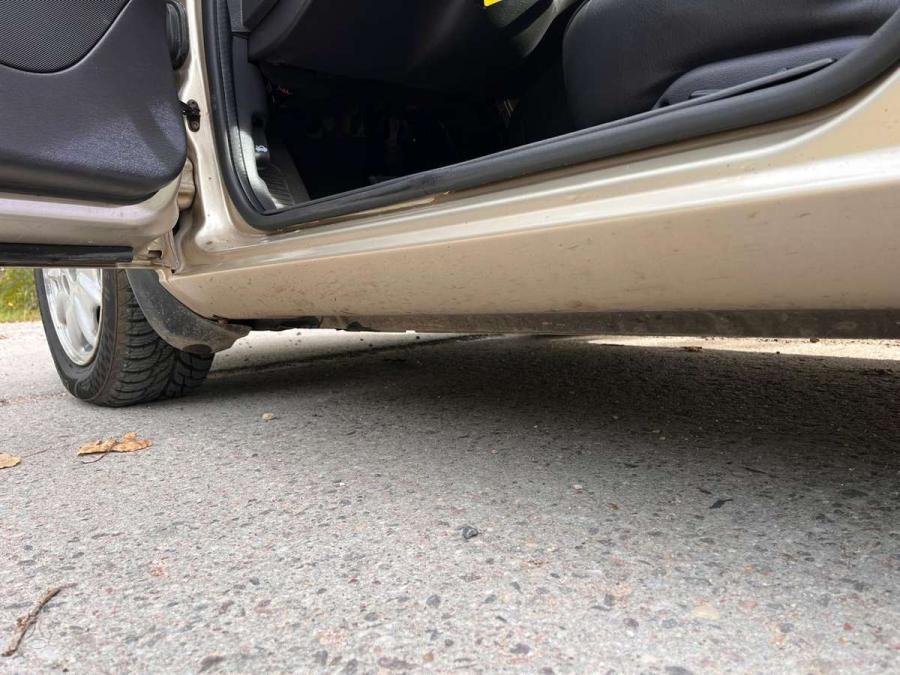 Dzeltens Chrysler Stratus 1998 Visaginas, ar dzinēja tilpumu 2.40 L un nobraukumu 74 tūkst. km par 4800 €, foto 13 vietnē AUTOMOTO.COM.LV