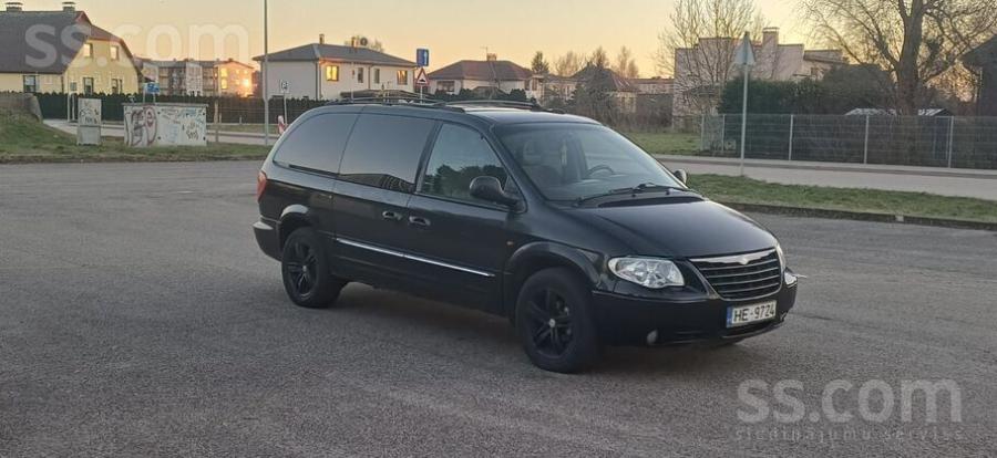 Melns Chrysler town-&-country 2002 Rīga, ar dzinēja tilpumu 3.30 L un nobraukumu 284 tūkst. km par 1500 €, foto 1 vietnē AUTOMOTO.COM.LV