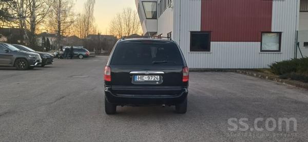 Black Chrysler town-&-country 2002 in Riga, with an engine capacity of 3.30 L and mileage of 284 thousand km for 1500 €, photo 7 on AUTOMOTO.COM.LV