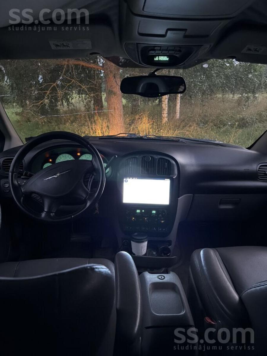 Melns Chrysler town-&-country 2005 Rīga, ar dzinēja tilpumu 3.80 L un nobraukumu 280 tūkst. km par 950 €, foto 6 vietnē AUTOMOTO.COM.LV