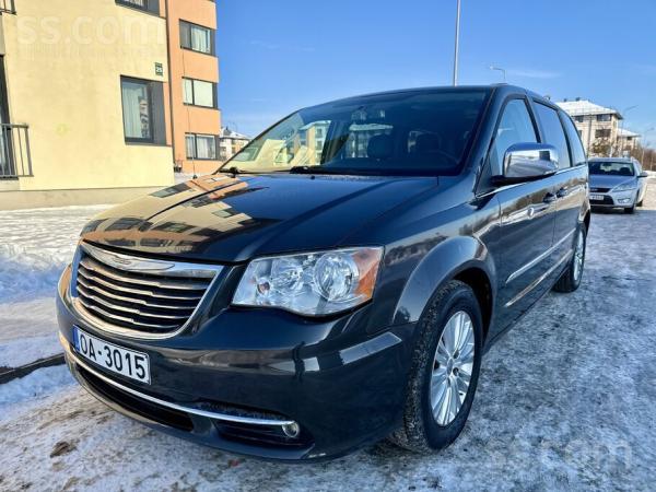 Black Chrysler town-&-country 2011 in Riga, with an engine capacity of 3.60 L and mileage of 0 thousand km for 5950 €, photo 1 on AUTOMOTO.COM.LV