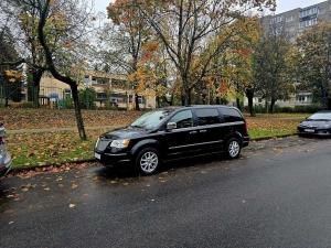 Black Chrysler town-&-country 2011 in Vilnius, with an engine capacity of 3.78 L and mileage of 162 thousand km for 6800 €, photo 10 on AUTOMOTO.COM.LV