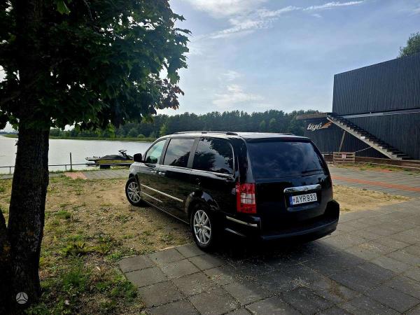Melns Chrysler town-&-country 2011 Viļņa, ar dzinēja tilpumu 3.78 L un nobraukumu 162 tūkst. km par 6800 €, foto 7 vietnē AUTOMOTO.COM.LV