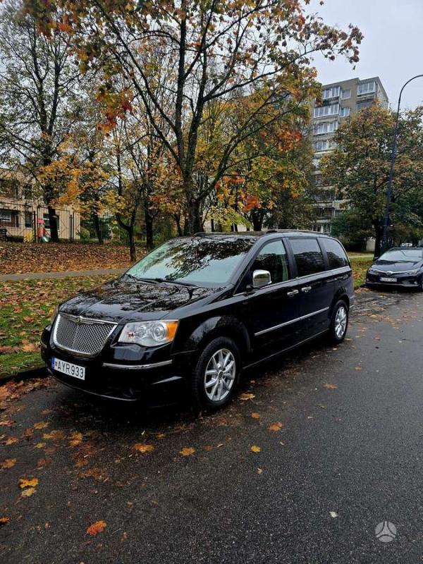 Melns Chrysler town-&-country 2011 Viļņa, ar dzinēja tilpumu 3.78 L un nobraukumu 162 tūkst. km par 6800 €, foto 9 vietnē AUTOMOTO.COM.LV