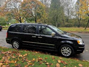 Black Chrysler town-&-country 2011 in Vilnius, with an engine capacity of 3.78 L and mileage of 162 thousand km for 6800 €, photo 24 on AUTOMOTO.COM.LV