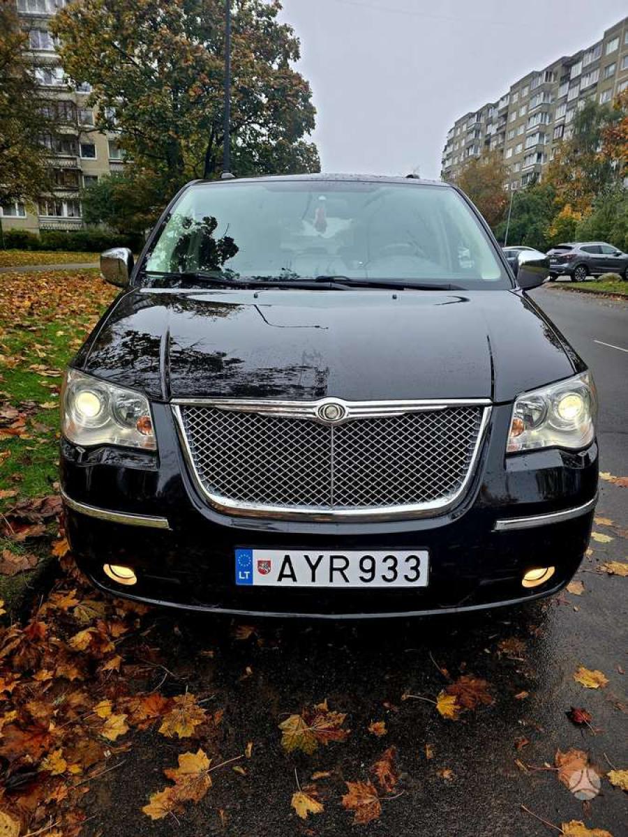 Black Chrysler town-&-country 2011 in Vilnius, with an engine capacity of 3.78 L and mileage of 162 thousand km for 6800 €, photo 36 on AUTOMOTO.COM.LV