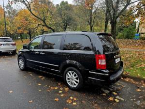 Black Chrysler town-&-country 2011 in Vilnius, with an engine capacity of 3.78 L and mileage of 162 thousand km for 6800 €, photo 31 on AUTOMOTO.COM.LV