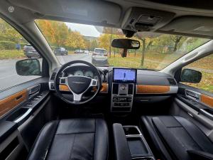 Black Chrysler town-&-country 2011 in Vilnius, with an engine capacity of 3.78 L and mileage of 162 thousand km for 6800 €, photo 41 on AUTOMOTO.COM.LV