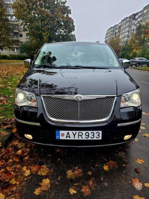 Black Chrysler town-&-country 2011 in Vilnius, with an engine capacity of 3.78 L and mileage of 162 thousand km for 6800 €, photo 37 on AUTOMOTO.COM.LV