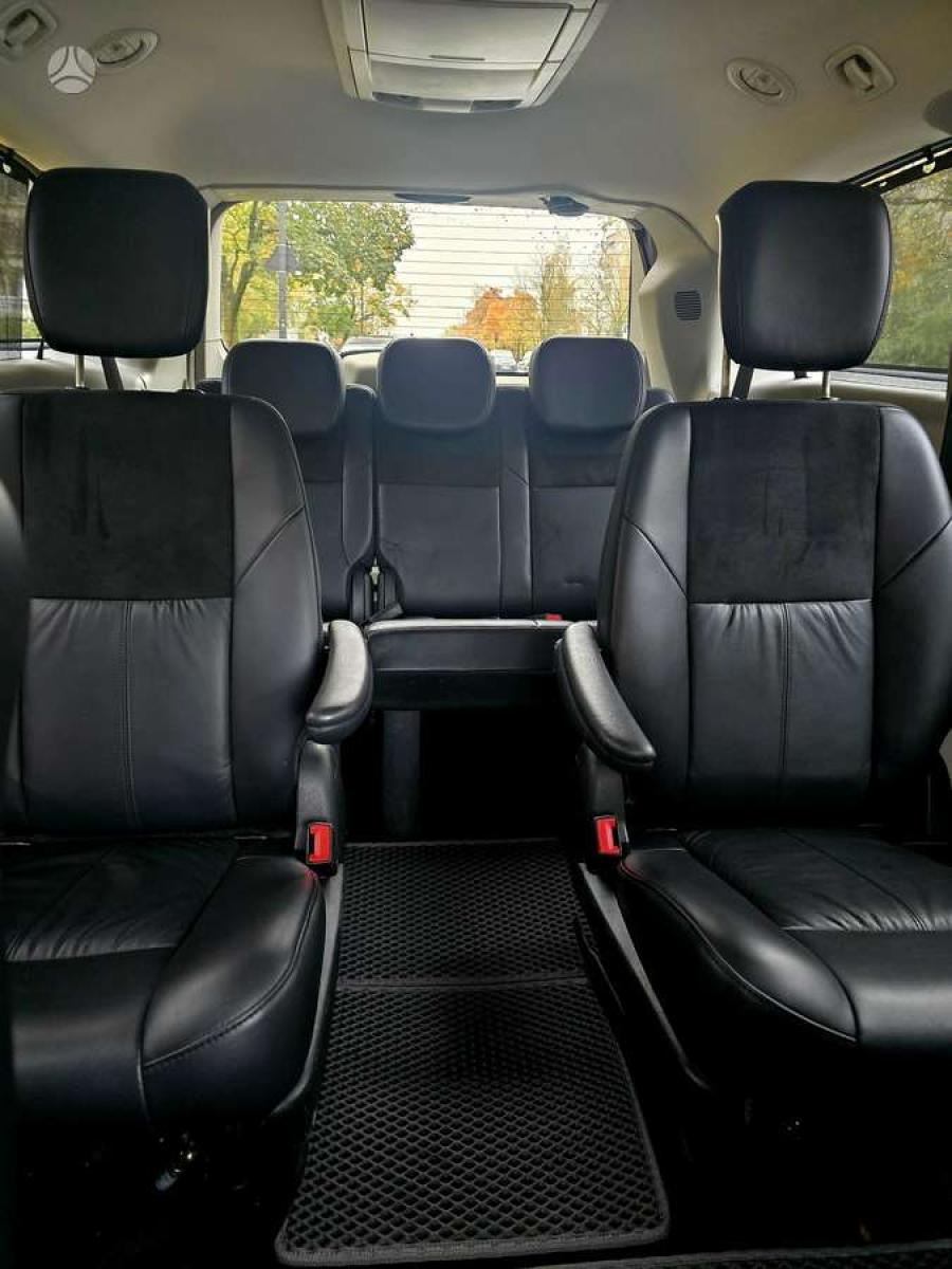 Black Chrysler town-&-country 2011 in Vilnius, with an engine capacity of 3.78 L and mileage of 162 thousand km for 6800 €, photo 49 on AUTOMOTO.COM.LV
