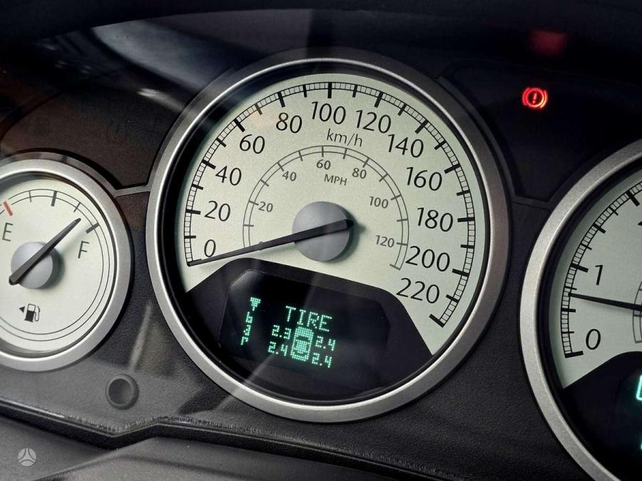 Black Chrysler town-&-country 2011 in Vilnius, with an engine capacity of 3.78 L and mileage of 162 thousand km for 6800 €, photo 53 on AUTOMOTO.COM.LV