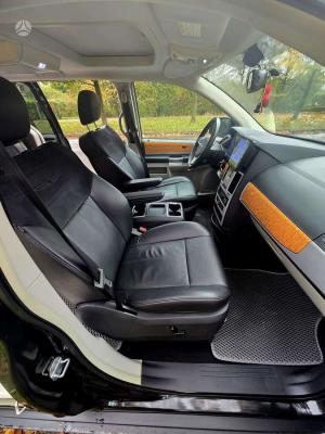 Black Chrysler town-&-country 2011 in Vilnius, with an engine capacity of 3.78 L and mileage of 162 thousand km for 6800 €, photo 89 on AUTOMOTO.COM.LV