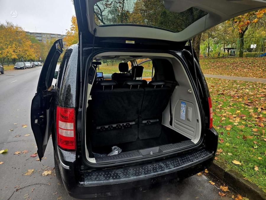 Black Chrysler town-&-country 2011 in Vilnius, with an engine capacity of 3.78 L and mileage of 162 thousand km for 6800 €, photo 111 on AUTOMOTO.COM.LV