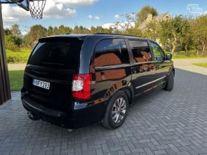 Black Chrysler town-&-country 2012 in Klaipeda, with an engine capacity of 3.60 L and mileage of 320 thousand km for 7000 €, photo 3 on AUTOMOTO.COM.LV
