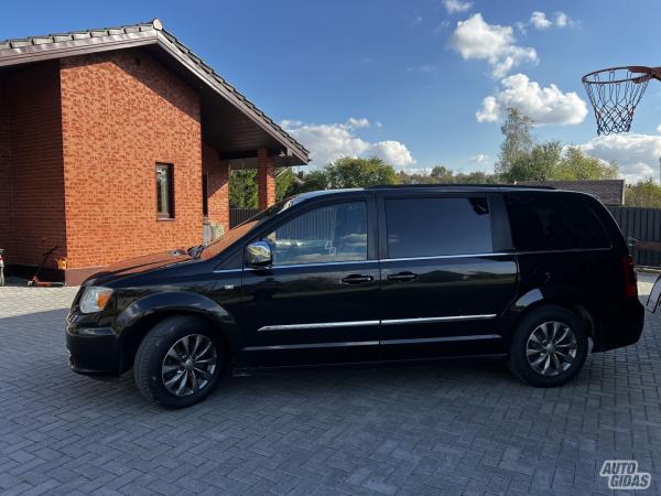 Black Chrysler town-&-country 2012 in Klaipeda, with an engine capacity of 3.60 L and mileage of 320 thousand km for 7000 €, photo 5 on AUTOMOTO.COM.LV