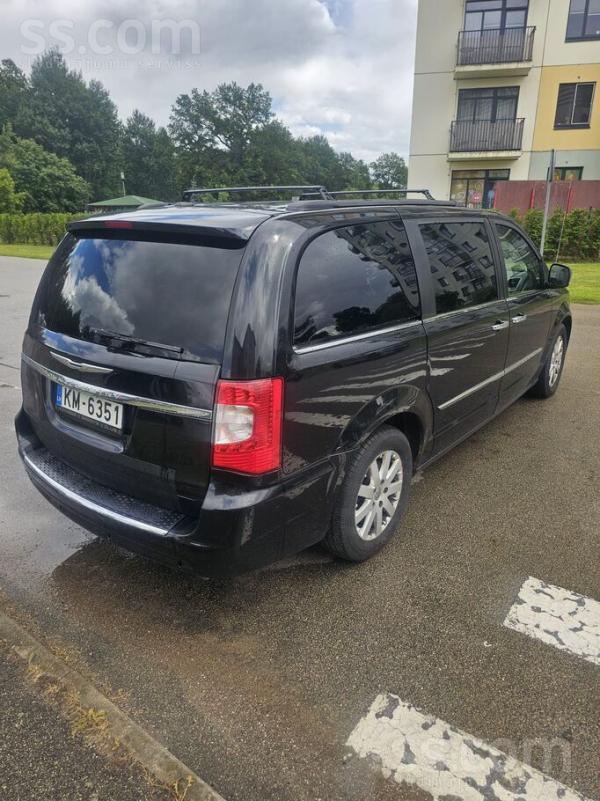 Melns Chrysler town-&-country 2012 Rīga, ar dzinēja tilpumu 3.60 L un nobraukumu 370 tūkst. km par 2900 €, foto 4 vietnē AUTOMOTO.COM.LV