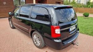 Black Chrysler town-&-country 2013 in Kedainiai, with an engine capacity of 3.61 L and mileage of 277 thousand km for 6000 €, photo 4 on AUTOMOTO.COM.LV