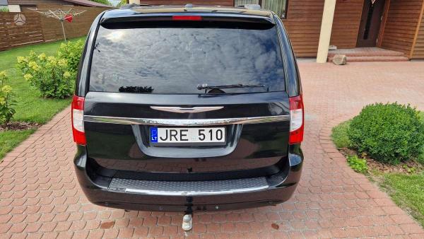 Black Chrysler town-&-country 2013 in Kedainiai, with an engine capacity of 3.61 L and mileage of 277 thousand km for 6000 €, photo 5 on AUTOMOTO.COM.LV