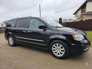 Black Chrysler town-&-country 2014 in Kaunas, with an engine capacity of 3.60 L and mileage of 243 thousand km for 5999 €, photo 3 on AUTOMOTO.COM.LV