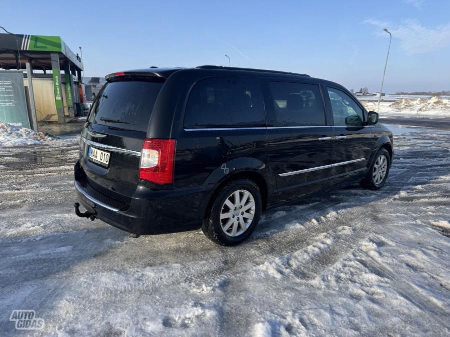 Melns Chrysler town-&-country 2014 Kauņa, ar dzinēja tilpumu 3.60 L un nobraukumu 195 tūkst. km par 9000 €, foto 6 vietnē AUTOMOTO.COM.LV