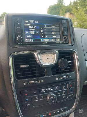 Melns Chrysler town-&-country 2014 Šauļi, ar dzinēja tilpumu 3.60 L un nobraukumu 241 tūkst. km par 8200 €, foto 13 vietnē AUTOMOTO.COM.LV