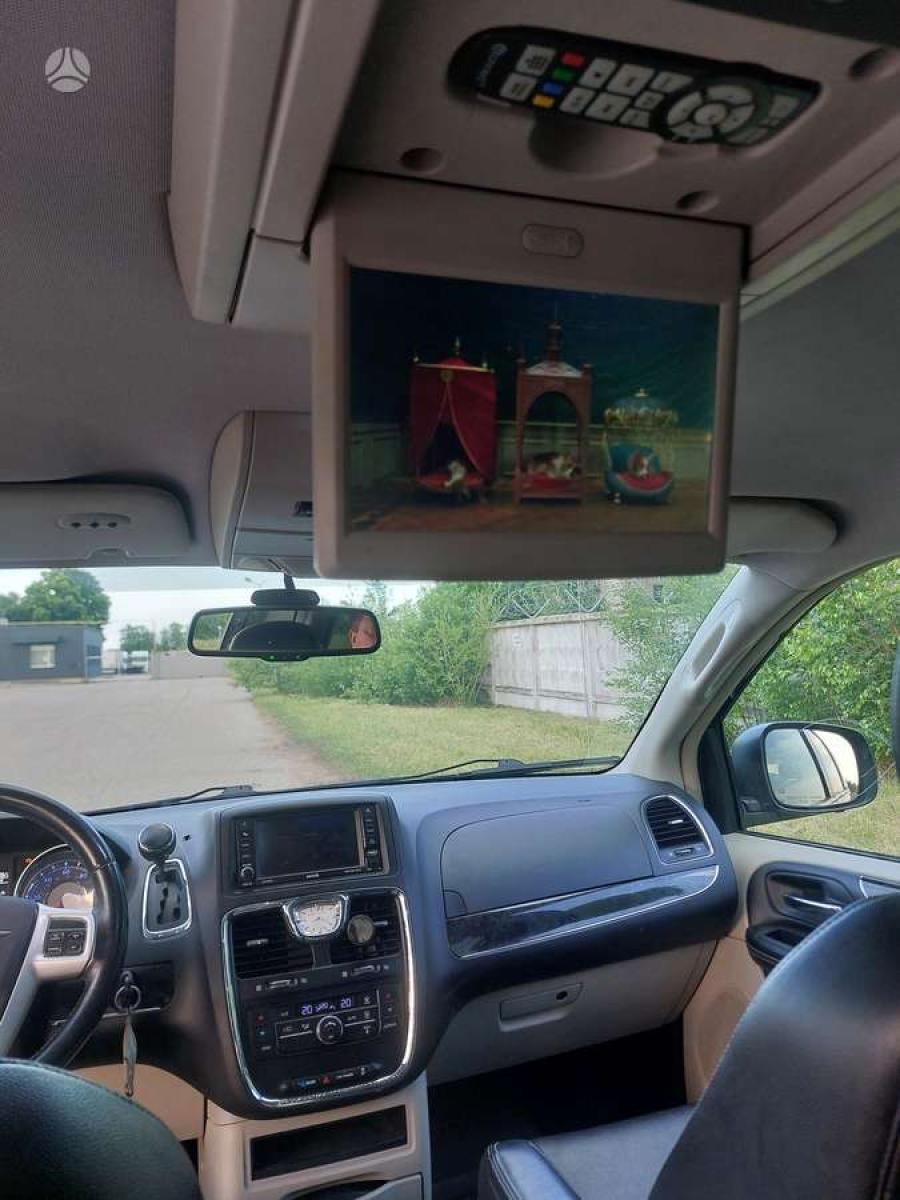 Melns Chrysler town-&-country 2014 Šauļi, ar dzinēja tilpumu 3.60 L un nobraukumu 241 tūkst. km par 8200 €, foto 14 vietnē AUTOMOTO.COM.LV