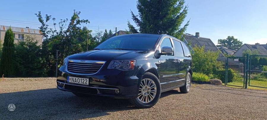 Melns Chrysler town-&-country 2014 Biržai, ar dzinēja tilpumu 3.60 L un nobraukumu 264 tūkst. km par 9000 €, foto 11 vietnē AUTOMOTO.COM.LV