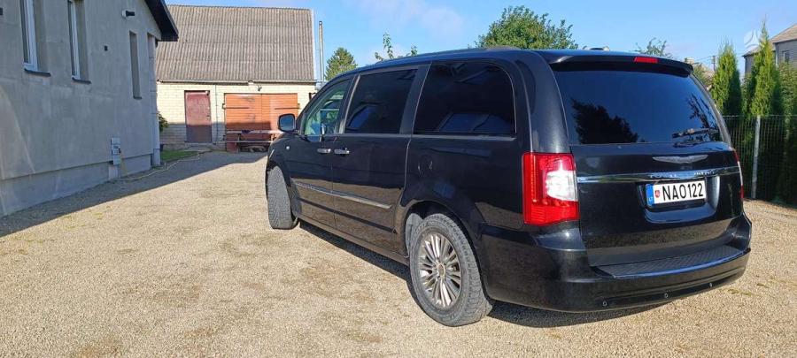 Melns Chrysler town-&-country 2014 Biržai, ar dzinēja tilpumu 3.60 L un nobraukumu 264 tūkst. km par 9000 €, foto 13 vietnē AUTOMOTO.COM.LV