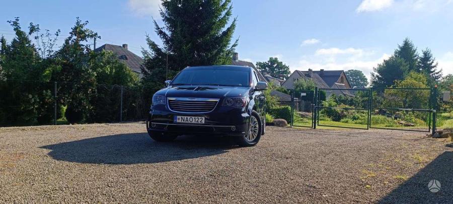Melns Chrysler town-&-country 2014 Biržai, ar dzinēja tilpumu 3.60 L un nobraukumu 264 tūkst. km par 9000 €, foto 14 vietnē AUTOMOTO.COM.LV