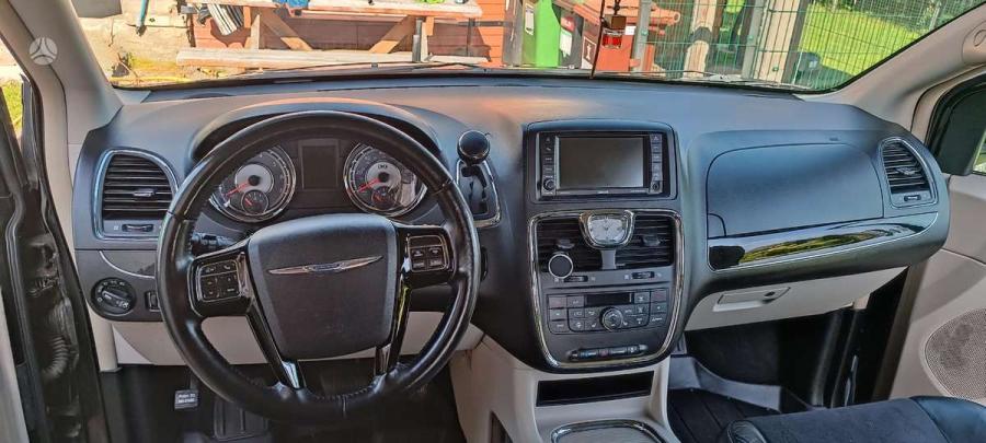 Melns Chrysler town-&-country 2014 Biržai, ar dzinēja tilpumu 3.60 L un nobraukumu 264 tūkst. km par 9000 €, foto 21 vietnē AUTOMOTO.COM.LV
