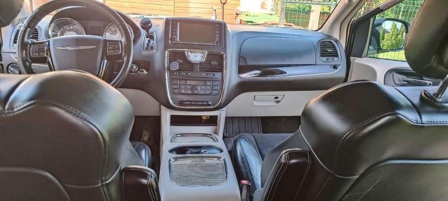 Melns Chrysler town-&-country 2014 Biržai, ar dzinēja tilpumu 3.60 L un nobraukumu 264 tūkst. km par 9000 €, foto 22 vietnē AUTOMOTO.COM.LV