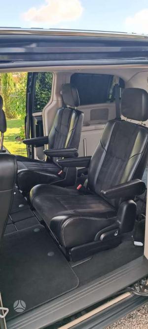 Melns Chrysler town-&-country 2014 Biržai, ar dzinēja tilpumu 3.60 L un nobraukumu 264 tūkst. km par 9000 €, foto 24 vietnē AUTOMOTO.COM.LV