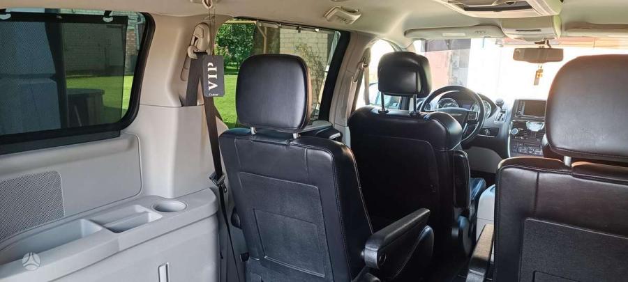 Melns Chrysler town-&-country 2014 Biržai, ar dzinēja tilpumu 3.60 L un nobraukumu 264 tūkst. km par 9000 €, foto 25 vietnē AUTOMOTO.COM.LV