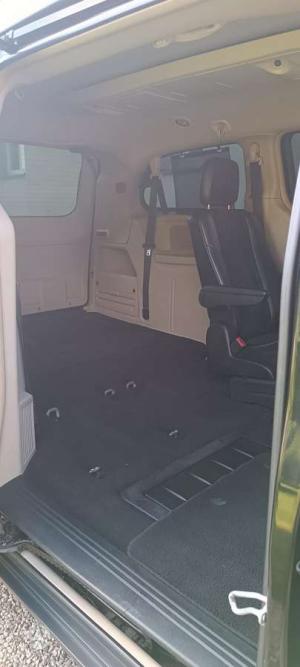 Melns Chrysler town-&-country 2014 Biržai, ar dzinēja tilpumu 3.60 L un nobraukumu 264 tūkst. km par 9000 €, foto 28 vietnē AUTOMOTO.COM.LV