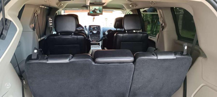 Melns Chrysler town-&-country 2014 Biržai, ar dzinēja tilpumu 3.60 L un nobraukumu 264 tūkst. km par 9000 €, foto 29 vietnē AUTOMOTO.COM.LV